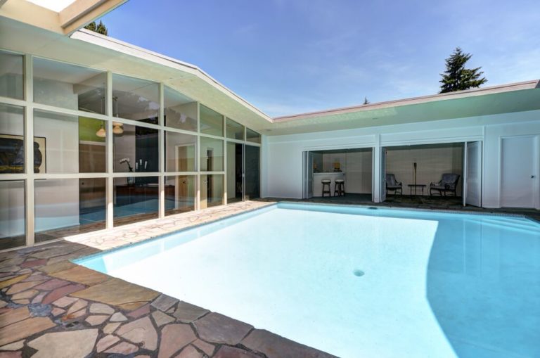 Modern Central Atrium Pool House in Bellevue - Seattle Dream Homes ...