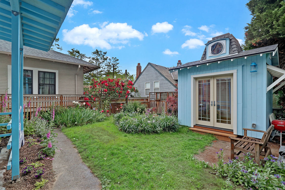 Vintage Victorian Home on Capitol Hill - Seattle Dream Homes - Seattle ...