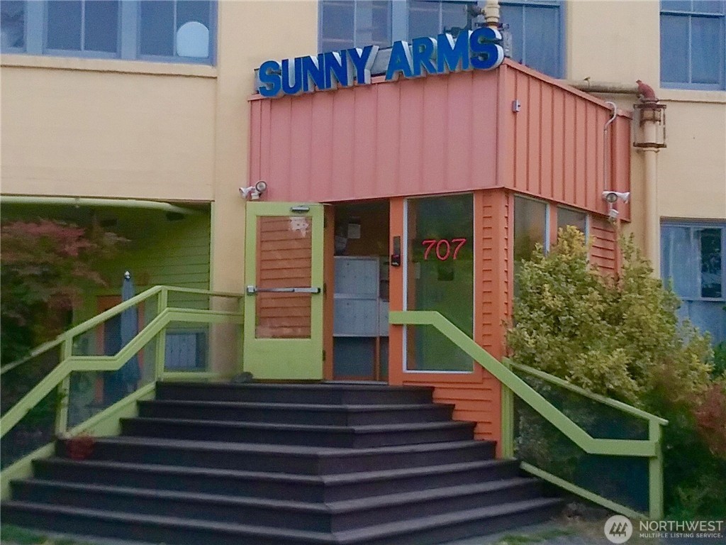 Sunny Arms Artist Live/Work Loft for Sale in Seattle - Seattle Dream ...